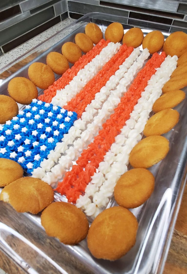 Easy Patriotic Dunkaroo Dip Flag | Life in The RV