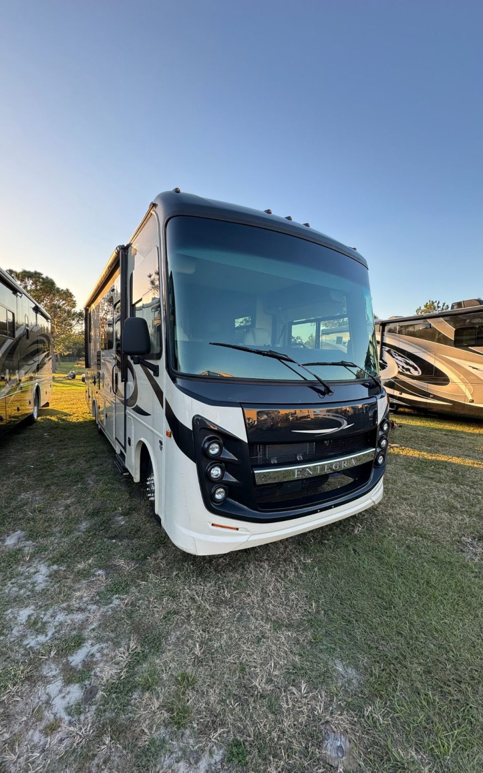 Best RV Brands You Cannot Afford to Ignore | Life in The RV